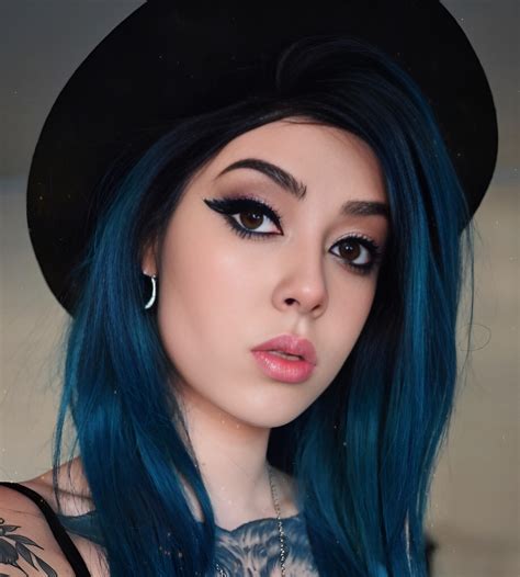 Milly Markss Instagram Twitter And Facebook On Idcrawl