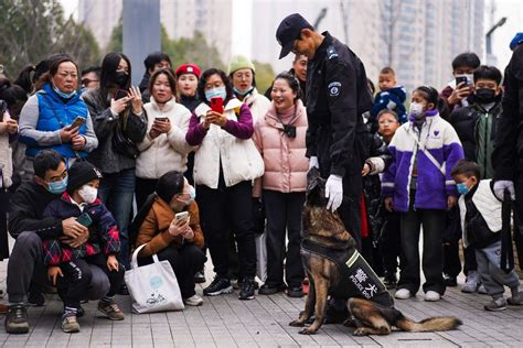 武汉公安举行2024年中国人民警察节警营开放日活动 光明网