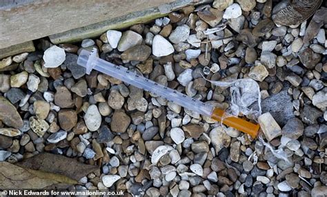 Inside The Red Light District Next To A PRIMARY Babe How Sex Workers Pick Up Clients