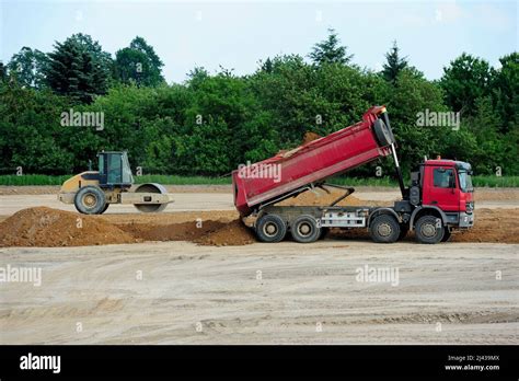 Earth Earthworks Excavator Bucket Layer Removal Mining Heavy