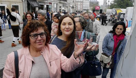 Lugo quérote tanto causa furor y se repiten las colas para