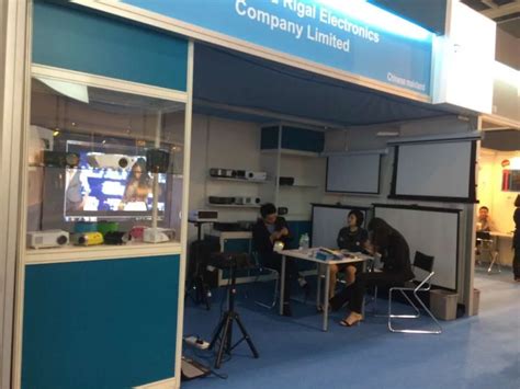 150 호화스러운 탭 긴장된 스크린아크 긴장된 영사기 스크린호화스러운 원격 제어를 가진 자동화된 탭 긴장된 스크린