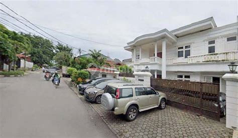 Rumah Dengan Kolam Renang Dijual Di Kemandoran Jakarta Selatan