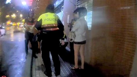 颱風天改車男載妹違規左轉 警一攔「公共危險」 Youtube