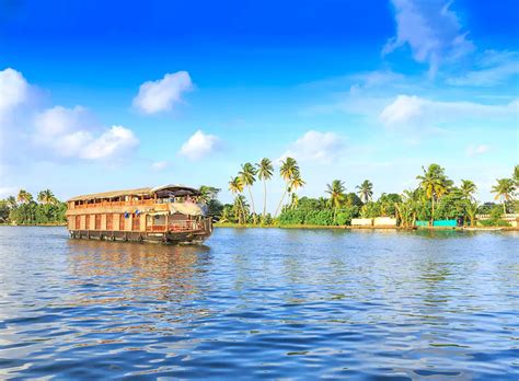 Unforgettable 5 Nights 6 Days Kerala Luxury Tour Package