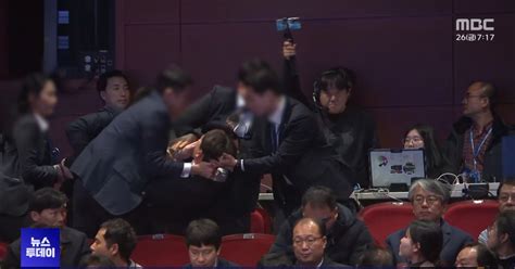 국회의장 경호원 과도한 대응‥여야 고성 공방