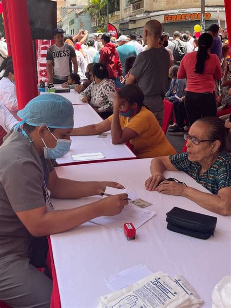 Alcaldía De Caracas Celebra 20 Años De La Misión Barrio Adentro
