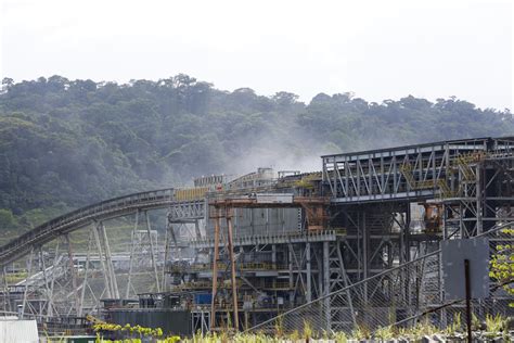 Empresarios de Panamá piden al Gobierno y a una minera reconducir sus