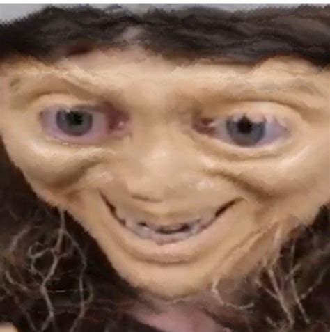 Boneca Com A Cabeça Amassada