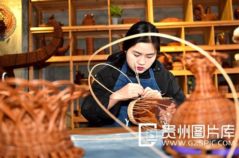 国发2号每日一学：乡村建设怎么干？这里有实招贵州农村刘诗雅