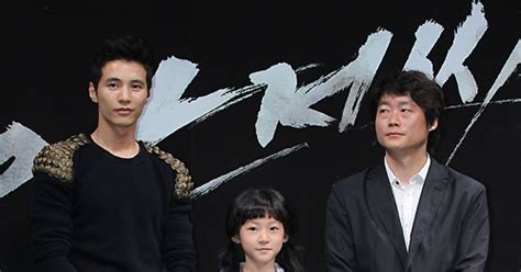 [포토엔]원빈 김새론 이정범 감독 감성 액션 영화 아저씨 화이팅~