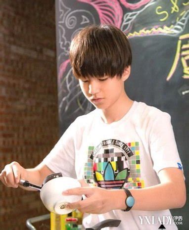 tfboys王俊凱卡通萌頭像 稱最不喜歡的稱呼是掏糞男孩 壹讀