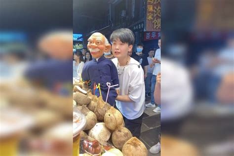 你们俩是两口子啊！两口子