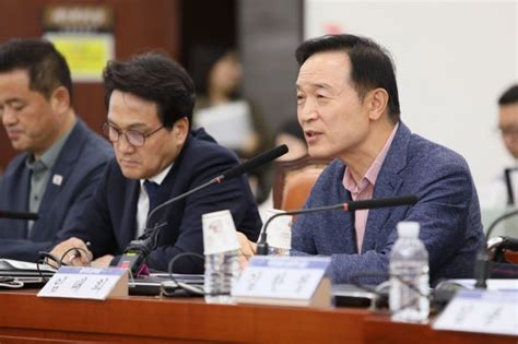 임태희 경기교육감 과밀학급은 경기도만의 문제시급한 해결 촉구 아시아경제