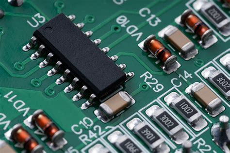 칩과 같은 전자 부품이 있는 전자 회로 기판이 클로즈업됩니다 0명에 대한 스톡 사진 및 기타 이미지 0명 Cpu 개념 Istock