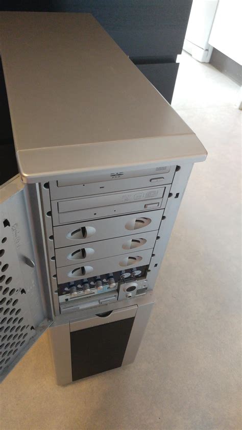 Gammal Dator Bortskänkes Bra Chassi För Filserver Annonskommentarer