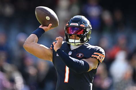 Report Bears Justin Fields Expected To Miss Multiple Weeks With Thumb