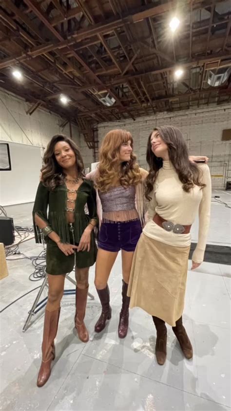 Camila Morrone Riley Keough And Nabiyah Be Concert Attire Fashion