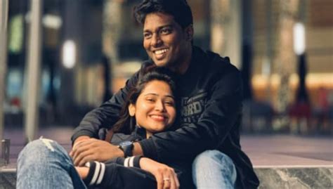Shah Rukh Khan Starrer Jawan Director Atlee Announces Pregnancy Along