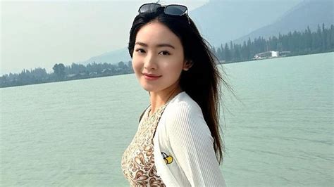 7 Potret Natasha Wilona Di Kanada Isi Liburan Dengan Aktivitas Outdoor