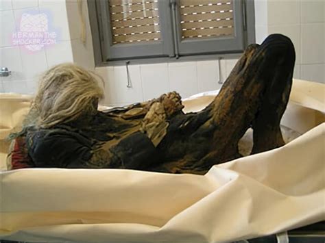 【閲覧注意】近所で有名なゴミ屋敷で男性が孤独死 ⇒ クローゼットから「この女」が発見される ポッカキット