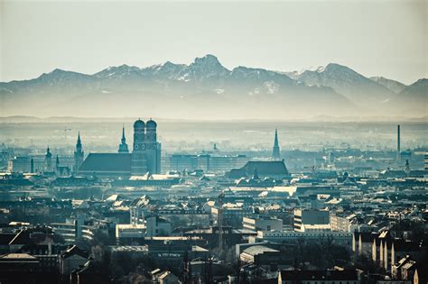 обои Альпы Мюнхен Munchen далеко Монохромный Альпен Фрауенкирхе