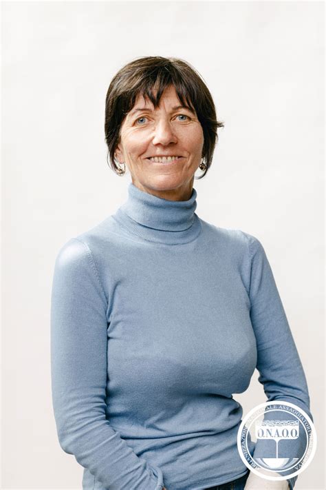 Danielle Smith O N A O O Organizzazione Nazionale Assaggiatori