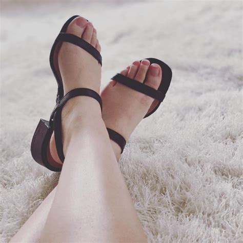 Leana Lovingss Feet