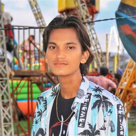 Mohit Vlogs Mohit Action • Instagram Photos And Videos