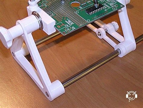 PCB Holder by Branez - Thingiverse | Electronic circuit projects, Diy ...
