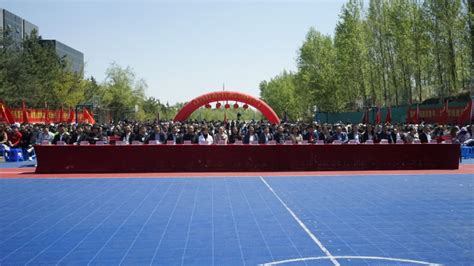 学校举办“传承百年薪火·点亮追梦征程”纪念五四运动一百周年文艺汇演