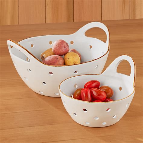 Be Home Yara Stoneware Colander To The Nines Manitowish Waters