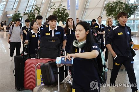 출국하는 후쿠오카 세계수영선수권대회 출전 선수단 연합뉴스