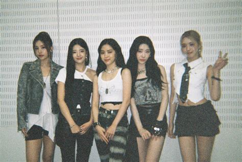 Itzy On Twitter 📸 「blah Blah Blah」 Behind Photos 🎥 Mv