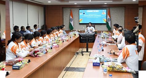 Sports Minister Shri Anurag Singh Thakur Felicitates Medal Winning