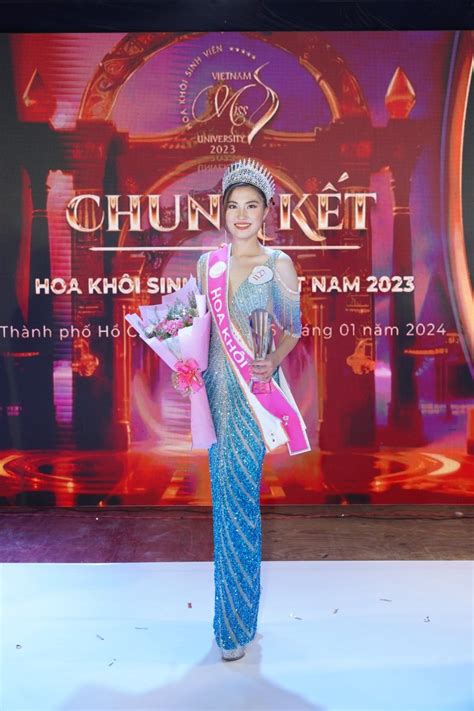 Nữ Sinh Đại Học Ngoại Thương đăng Quang Hoa Khôi Sinh Viên Việt Nam