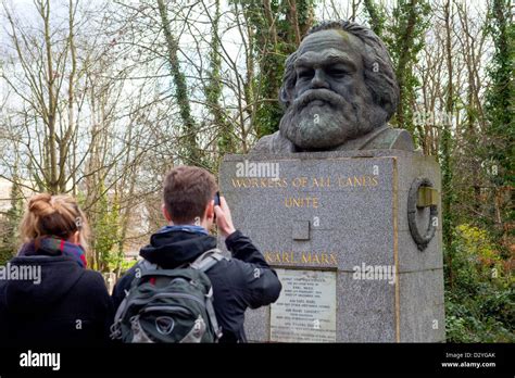 Tomb Of Karl Marx Highgate Cemetery London UK Stock Photo Alamy