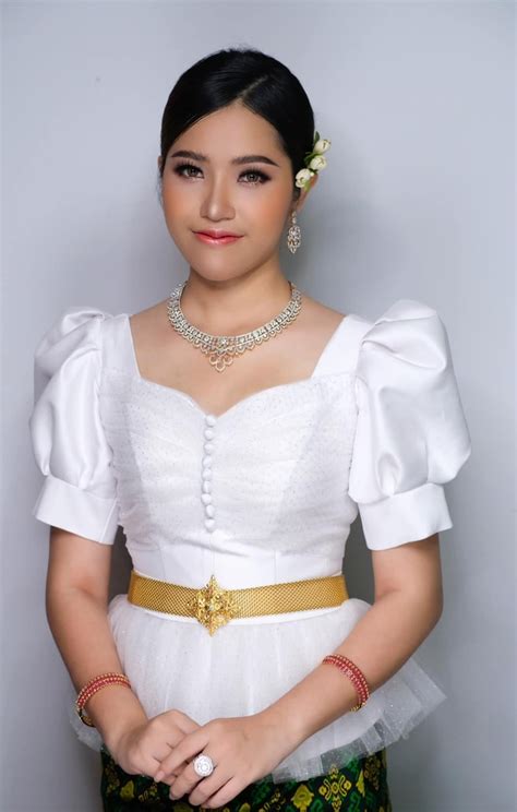 អត់ខ្ចីរវល់រឿងសារបែកធ្លាយ មាស នីតា បែរបង្ហោះរូបមួយសន្លឹកនេះវិញ