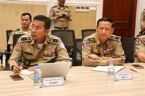 ឯកឧត្តមនាយឧត្តមសេនីយ៍សាស្ត្រាចារ្យ ឯក មនោសែន