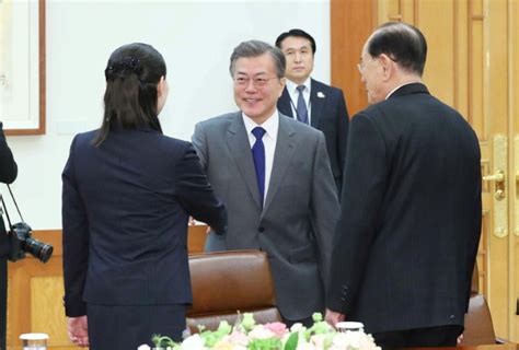 Kim Jong Un Invites South Koreas President For Talks In North Korea