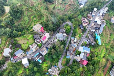 重庆酉阳：乡村“四好公路”助力乡村振兴 人民图片网