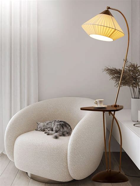Curve With Table Floor Lamp Vakkerlight
