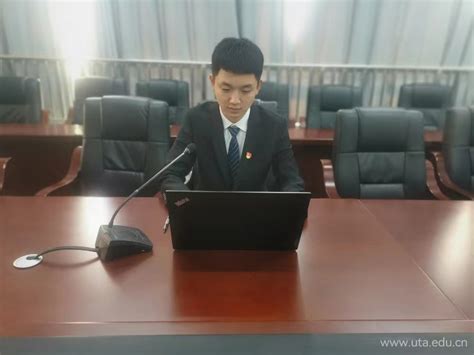 省级师生巡讲团成员我院学子2022年度安徽省大学生年度人物李云龙为安徽理工大学师生作党的二十大精神主题宣讲