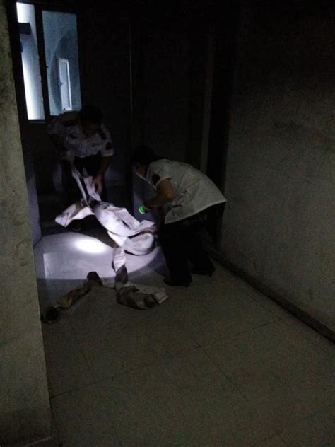 住户家中起火 楼道里的10个消防栓竟然都不出水 消防百事通
