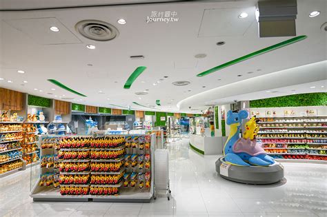 新加坡、新加坡景點｜星耀樟宜寶可夢專賣店・日本海外第一家寶可夢中心在機場內（pokémon Center Singapore） 許傑旅行圖中