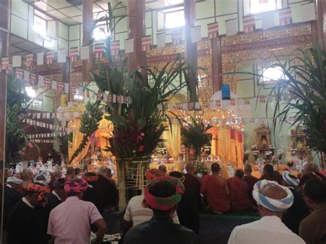 ကျောက်တလုံးကြီးမြို့ ထာအုံကျောင်းတိုက်တွင် တည်ထားကိုးကွယ်တော်မူသော “‌ဖောင်တော်ဦး မြတ်စွာဘုရား