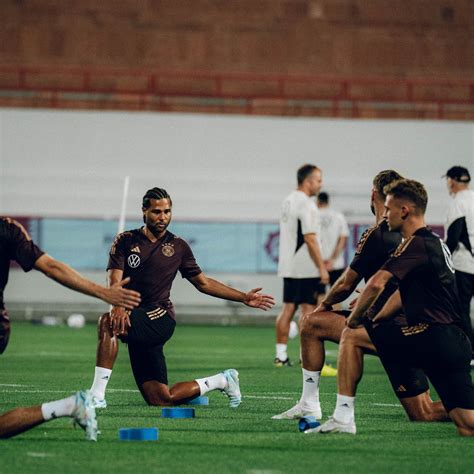 La reacción de Joshua Kimmich ante pregunta sobre la selección peruana y amistoso con Alemania