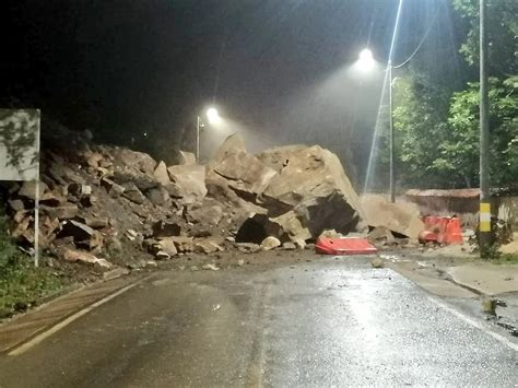 Después De Una Noche De Aguaceros E Inundaciones Hay Problemas De