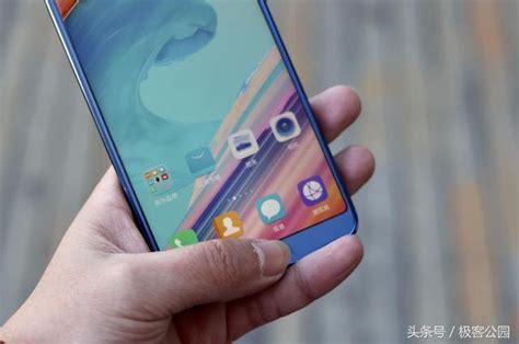 榮耀 V10 體驗：全面屏之外，還有 Ai 加持和前置指紋 每日頭條