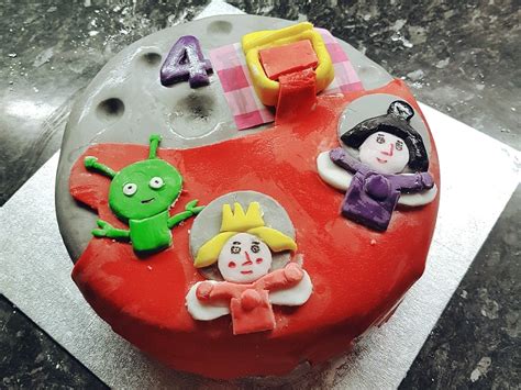 Ben And Holly Jelly Flood On The Moon Cake Cake Decorating 1024x768